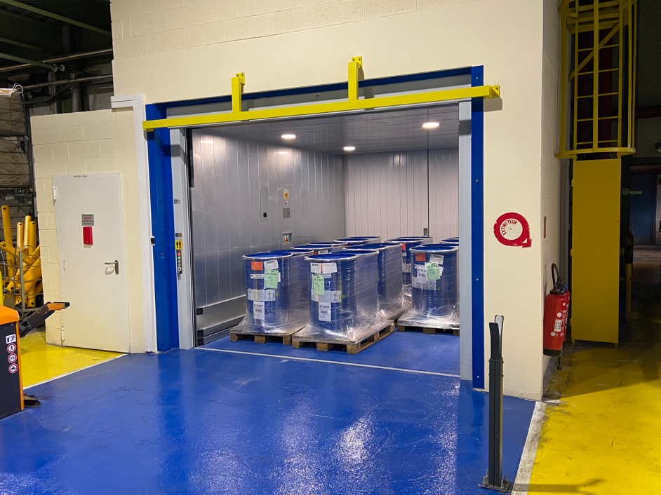 Monte-charge industriel : une logistique efficace - Etna France